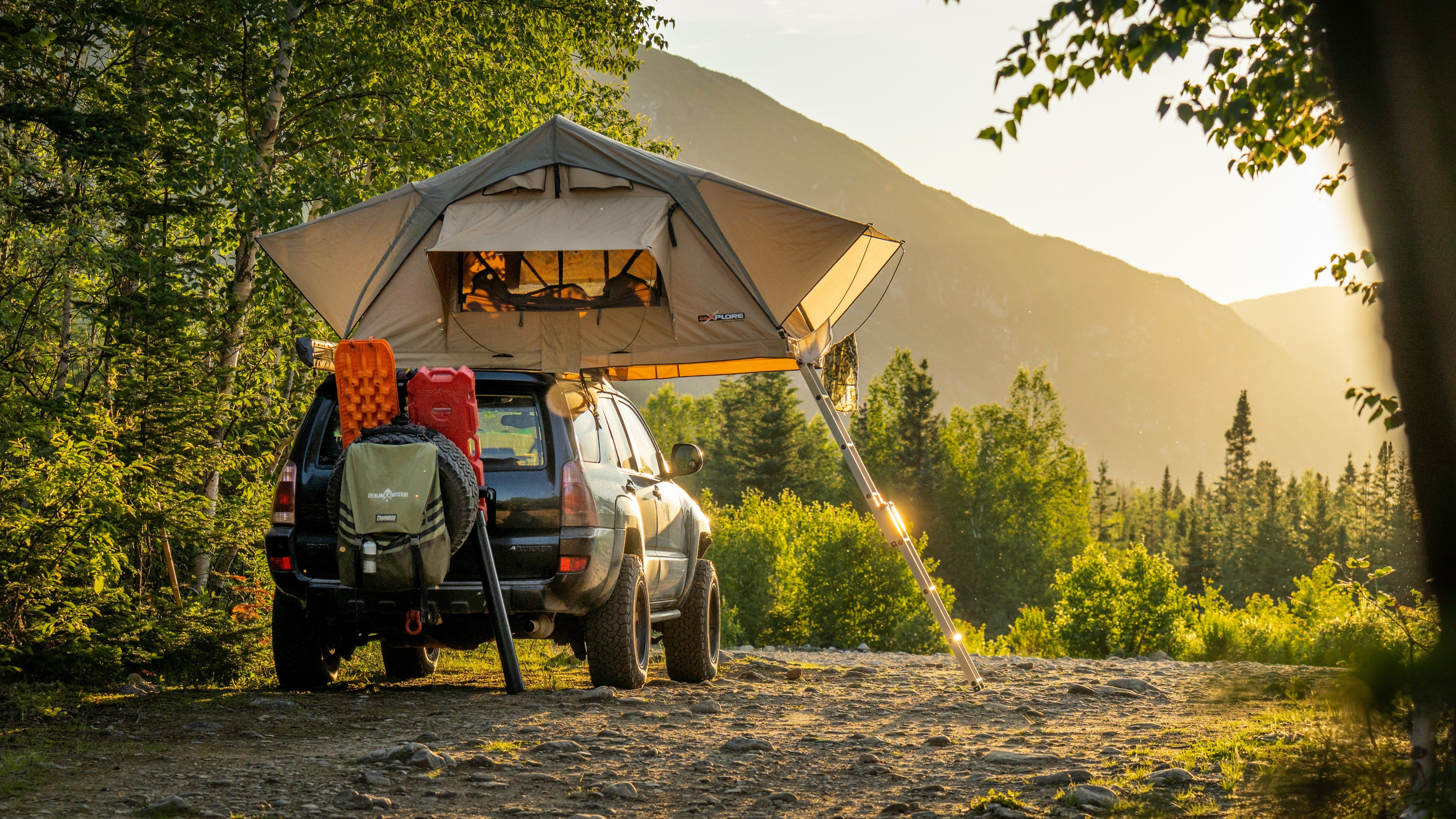 Ideal Roof Platforms for Camping and Overlanding: Your Ultimate Gear S ...